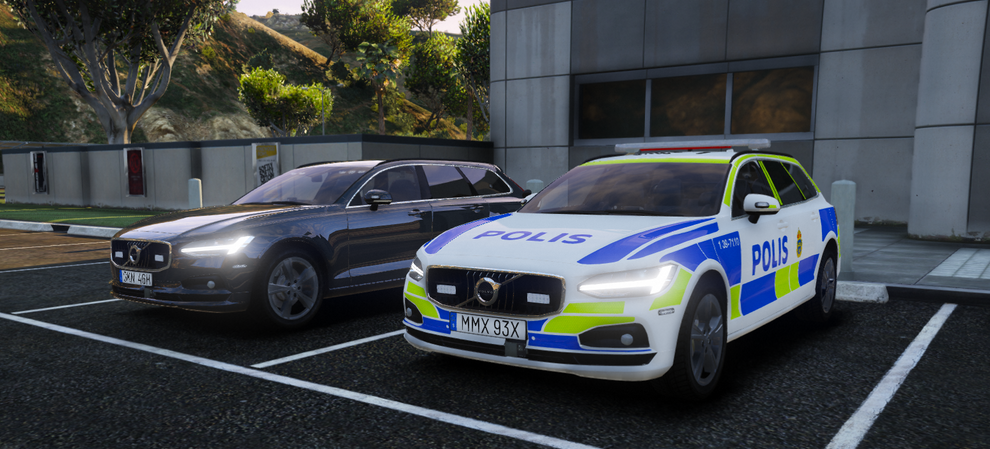 -22 Volvo V90 Polisbil – Elle Modding